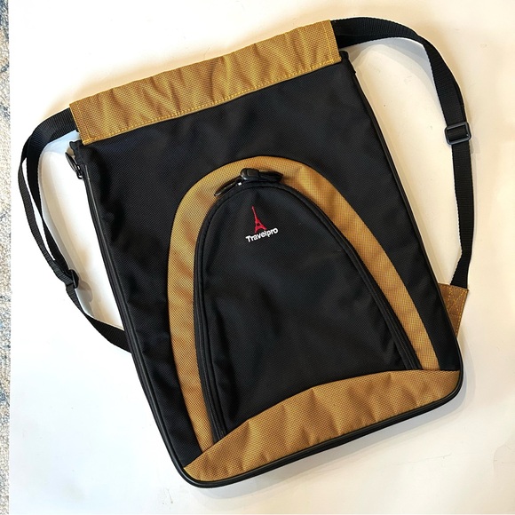 Travelpro | Bags | Travelpro Laptop Sleevebackpack Black And Dark Gold ...